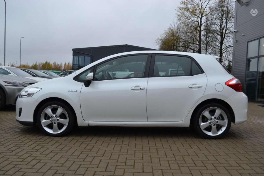 Balts Toyota Auris 2012 Viļņa, ar dzinēja tilpumu 1.80 L un nobraukumu 170 tūkst. km par 7500 €, foto 6 vietnē AUTOMOTO.COM.LV