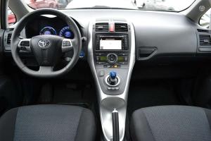 Balts Toyota Auris 2012 Viļņa, ar dzinēja tilpumu 1.80 L un nobraukumu 170 tūkst. km par 7500 €, foto 26 vietnē AUTOMOTO.COM.LV