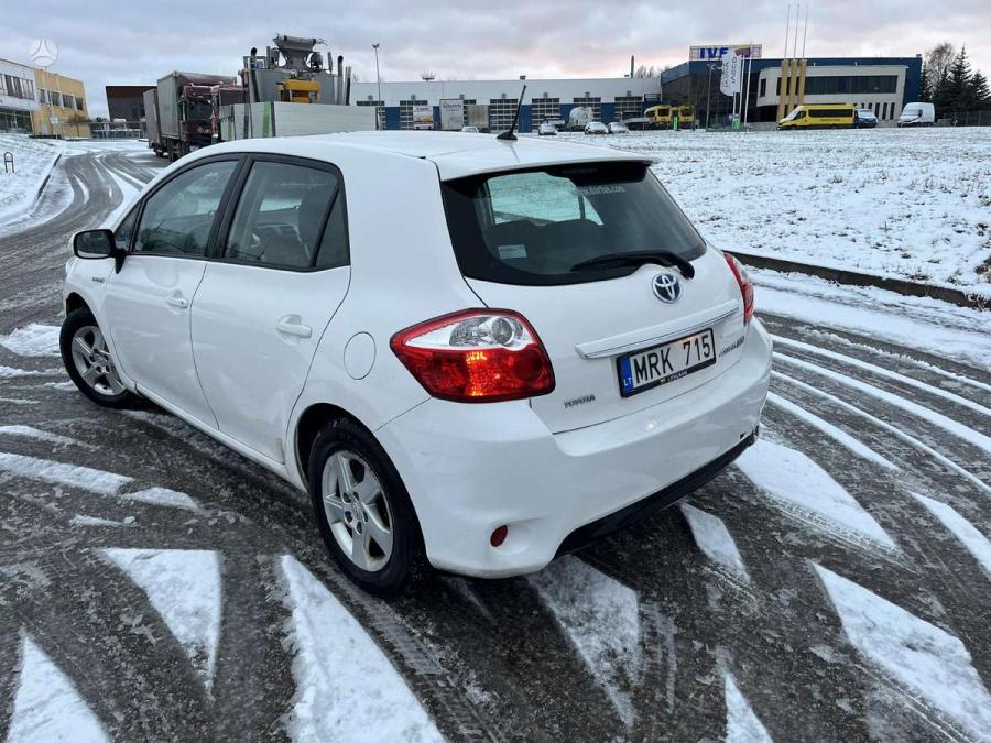 Balts Toyota Auris 2012 Viļņa, ar dzinēja tilpumu 1.80 L un nobraukumu 230 tūkst. km par 6200 €, foto 7 vietnē AUTOMOTO.COM.LV