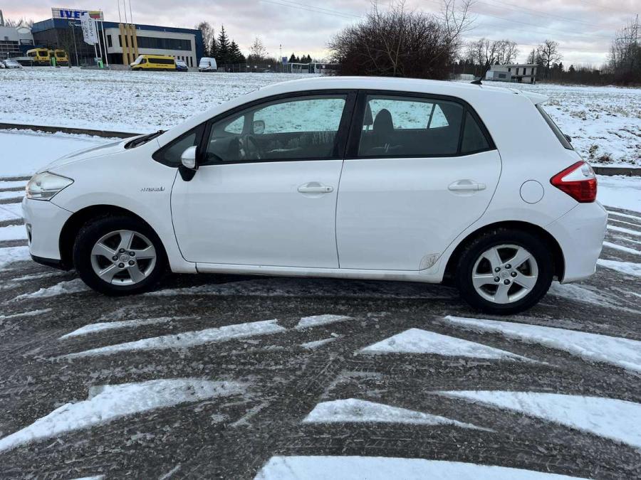 Balts Toyota Auris 2012 Viļņa, ar dzinēja tilpumu 1.80 L un nobraukumu 230 tūkst. km par 6200 €, foto 8 vietnē AUTOMOTO.COM.LV