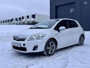 White Toyota Auris 2012 in Vilnius, with an engine capacity of 1.80 L and mileage of 259 thousand km for 6790 €, photo  on AUTOMOTO.COM.LV