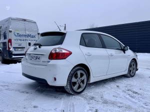 Balts Toyota Auris 2012 Viļņa, ar dzinēja tilpumu 1.80 L un nobraukumu 259 tūkst. km par 6790 €, foto 6 vietnē AUTOMOTO.COM.LV