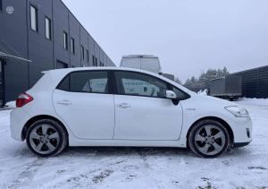Balts Toyota Auris 2012 Viļņa, ar dzinēja tilpumu 1.80 L un nobraukumu 259 tūkst. km par 6790 €, foto 7 vietnē AUTOMOTO.COM.LV