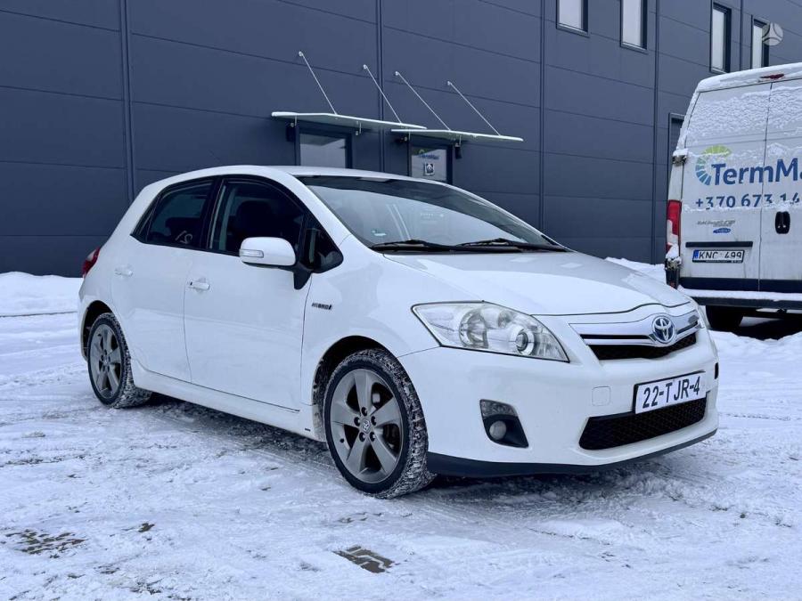 Balts Toyota Auris 2012 Viļņa, ar dzinēja tilpumu 1.80 L un nobraukumu 259 tūkst. km par 6790 €, foto 8 vietnē AUTOMOTO.COM.LV
