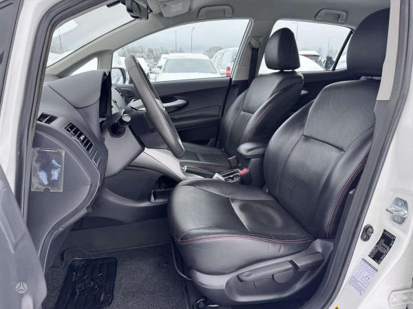 Balts Toyota Auris 2012 Viļņa, ar dzinēja tilpumu 1.80 L un nobraukumu 259 tūkst. km par 6790 €, foto 11 vietnē AUTOMOTO.COM.LV