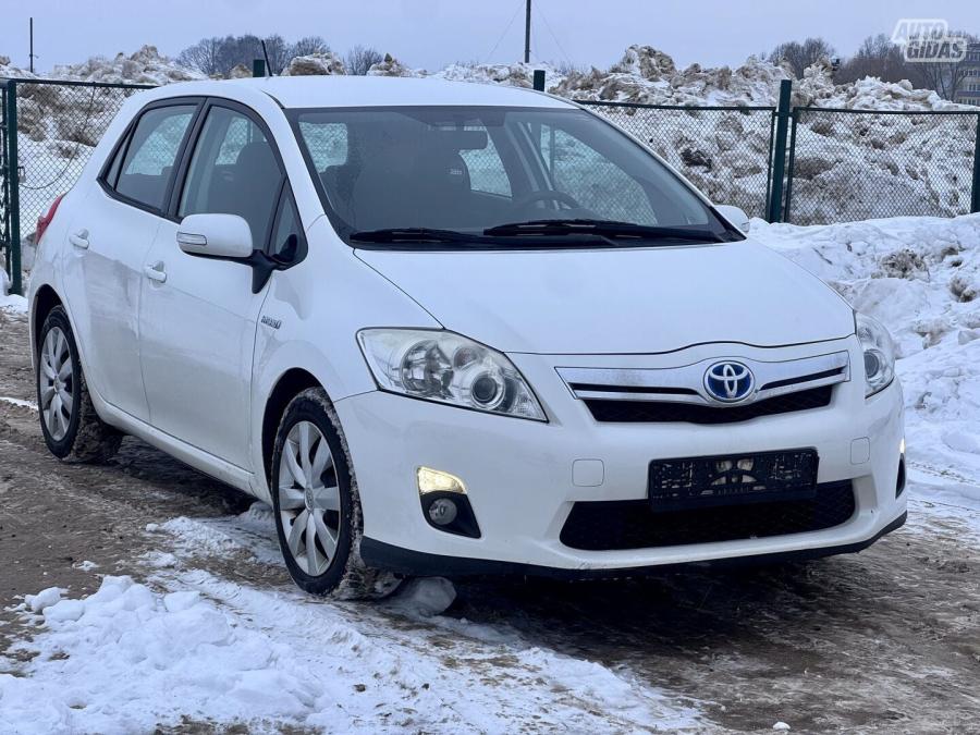 Balts Toyota Auris 2012 Kretinga, ar dzinēja tilpumu 1.80 L un nobraukumu 238 tūkst. km par 5899 €, foto 2 vietnē AUTOMOTO.COM.LV