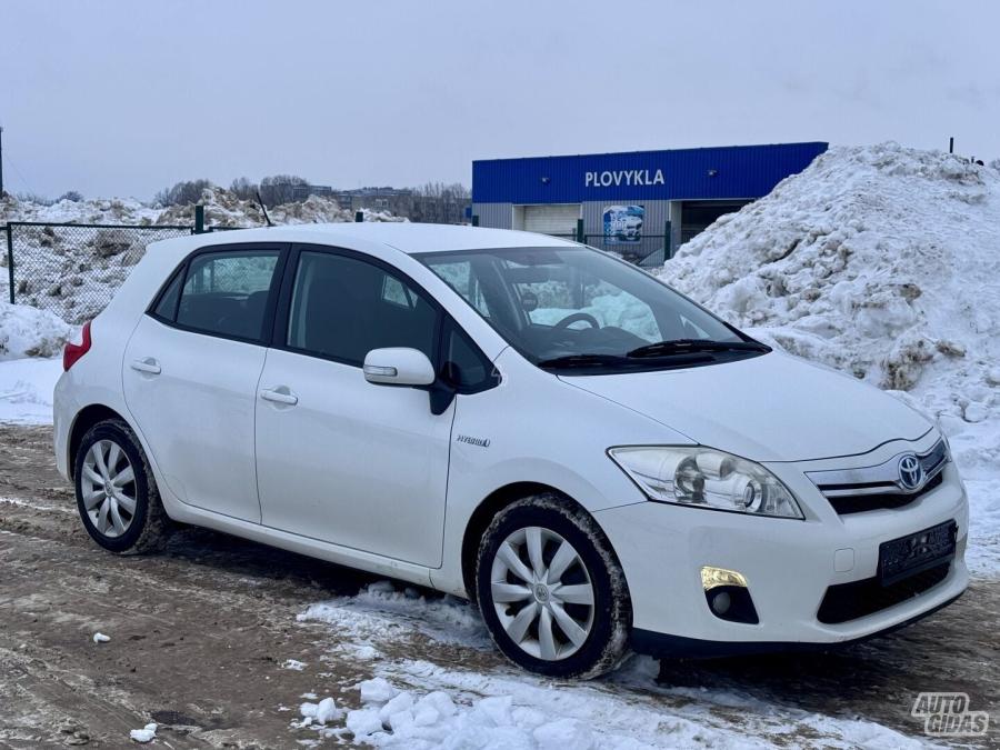 Balts Toyota Auris 2012 Kretinga, ar dzinēja tilpumu 1.80 L un nobraukumu 238 tūkst. km par 5899 €, foto 4 vietnē AUTOMOTO.COM.LV