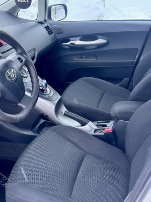 Balts Toyota Auris 2012 Kretinga, ar dzinēja tilpumu 1.80 L un nobraukumu 238 tūkst. km par 5899 €, foto 12 vietnē AUTOMOTO.COM.LV