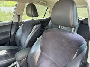 White Toyota Auris 2012 in Alytus, with an engine capacity of 1.80 L and mileage of 289 thousand km for 4950 €, photo 9 on AUTOMOTO.COM.LV