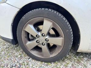 White Toyota Auris 2012 in Alytus, with an engine capacity of 1.80 L and mileage of 289 thousand km for 4950 €, photo 18 on AUTOMOTO.COM.LV