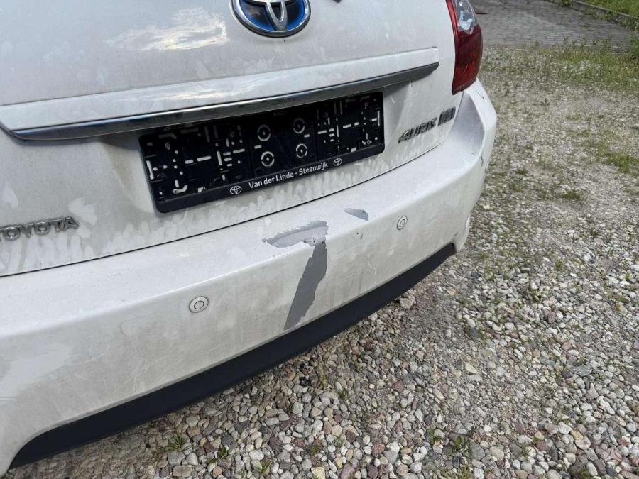 White Toyota Auris 2012 in Alytus, with an engine capacity of 1.80 L and mileage of 289 thousand km for 4950 €, photo 21 on AUTOMOTO.COM.LV