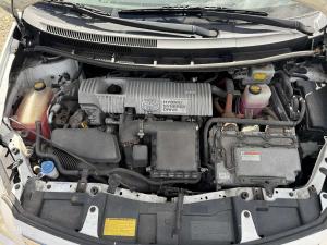White Toyota Auris 2012 in Alytus, with an engine capacity of 1.80 L and mileage of 289 thousand km for 4950 €, photo 24 on AUTOMOTO.COM.LV