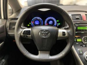 White Toyota Auris 2012 in Vilnius, with an engine capacity of 1.80 L and mileage of 118 thousand km for 7490 €, photo 19 on AUTOMOTO.COM.LV