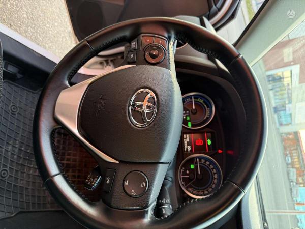 Balts Toyota Auris 2012 Viļņa, ar dzinēja tilpumu 1.80 L un nobraukumu 238 tūkst. km par 8100 €, foto 8 vietnē AUTOMOTO.COM.LV