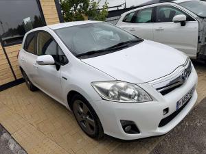Balts Toyota Auris 2012 Šauļi, ar dzinēja tilpumu 1.80 L un nobraukumu 291 tūkst. km par 3950 €, foto 4 vietnē AUTOMOTO.COM.LV