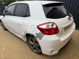 Balts Toyota Auris 2012 Šauļi, ar dzinēja tilpumu 1.80 L un nobraukumu 291 tūkst. km par 3950 €, foto 5 vietnē AUTOMOTO.COM.LV