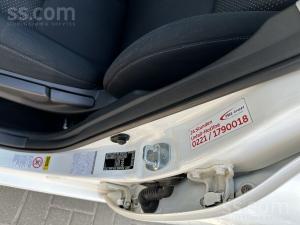 Balts Toyota Auris 2012 Rīga, ar dzinēja tilpumu 1.40 L un nobraukumu 265 tūkst. km par 2300 €, foto 13 vietnē AUTOMOTO.COM.LV