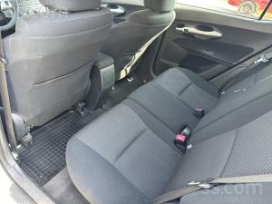 Balts Toyota Auris 2012 Rīga, ar dzinēja tilpumu 1.40 L un nobraukumu 265 tūkst. km par 2300 €, foto 15 vietnē AUTOMOTO.COM.LV