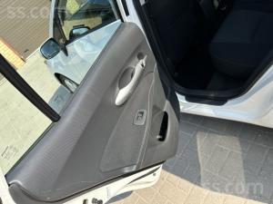 Balts Toyota Auris 2012 Rīga, ar dzinēja tilpumu 1.40 L un nobraukumu 265 tūkst. km par 2300 €, foto 16 vietnē AUTOMOTO.COM.LV