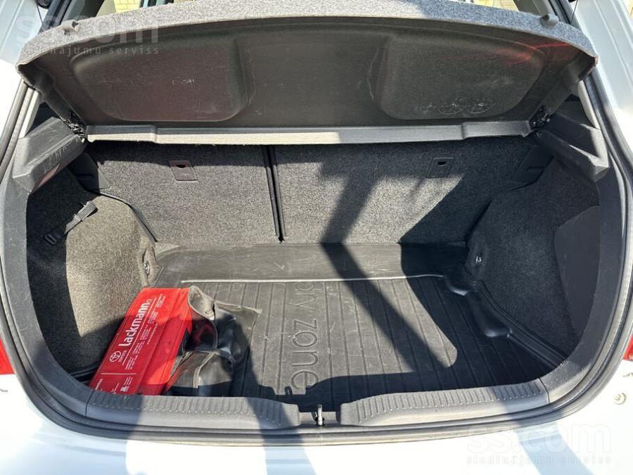 Balts Toyota Auris 2012 Rīga, ar dzinēja tilpumu 1.40 L un nobraukumu 265 tūkst. km par 2300 €, foto 17 vietnē AUTOMOTO.COM.LV