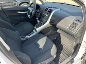 Balts Toyota Auris 2012 Rīga, ar dzinēja tilpumu 1.40 L un nobraukumu 265 tūkst. km par 2300 €, foto 19 vietnē AUTOMOTO.COM.LV