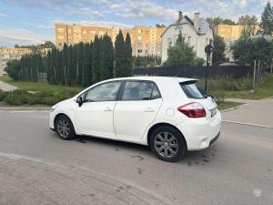 Белый Тойота Аурис 2012 в Вильнюс, объемом двигателя 1.80 л и пробегом 219 тыс. км за 5499 €, фото 7 на AUTOMOTO.COM.LV
