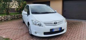 Balts Toyota Auris 2012 Viļņa, ar dzinēja tilpumu 1.60 L un nobraukumu 234 tūkst. km par 4450 €, foto  vietnē AUTOMOTO.COM.LV