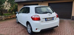 White Toyota Auris 2012 in Vilnius, with an engine capacity of 1.60 L and mileage of 234 thousand km for 4450 €, photo 5 on AUTOMOTO.COM.LV