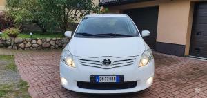 White Toyota Auris 2012 in Vilnius, with an engine capacity of 1.60 L and mileage of 234 thousand km for 4450 €, photo 7 on AUTOMOTO.COM.LV