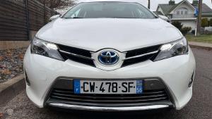 White Toyota Auris 2013 in Vilnius, with an engine capacity of 1.80 L and mileage of 197 thousand km for 8500 €, photo 2 on AUTOMOTO.COM.LV