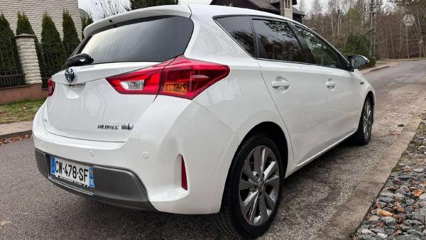 Balts Toyota Auris 2013 Viļņa, ar dzinēja tilpumu 1.80 L un nobraukumu 197 tūkst. km par 8500 €, foto 7 vietnē AUTOMOTO.COM.LV