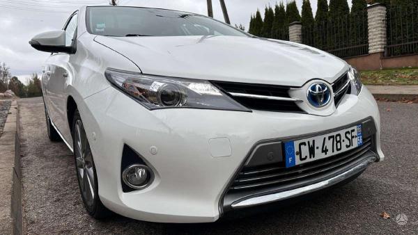 Balts Toyota Auris 2013 Viļņa, ar dzinēja tilpumu 1.80 L un nobraukumu 197 tūkst. km par 8500 €, foto 10 vietnē AUTOMOTO.COM.LV