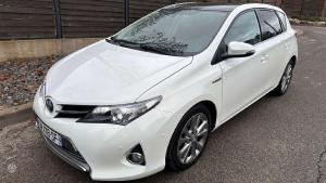 Balts Toyota Auris 2013 Viļņa, ar dzinēja tilpumu 1.80 L un nobraukumu 197 tūkst. km par 8500 €, foto 2 vietnē AUTOMOTO.COM.LV