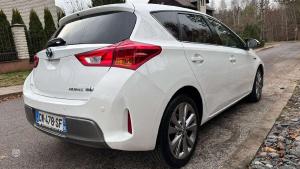 Balts Toyota Auris 2013 Viļņa, ar dzinēja tilpumu 1.80 L un nobraukumu 197 tūkst. km par 8500 €, foto 7 vietnē AUTOMOTO.COM.LV