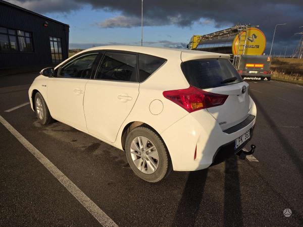 Balts Toyota Auris 2013 Kuršėnai, ar dzinēja tilpumu 1.80 L un nobraukumu 271 tūkst. km par 7600 €, foto 4 vietnē AUTOMOTO.COM.LV