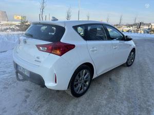 Balts Toyota Auris 2013 Viļņa, ar dzinēja tilpumu 1.80 L un nobraukumu 171 tūkst. km par 8950 €, foto 4 vietnē AUTOMOTO.COM.LV