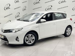 Balts Toyota Auris 2013 Avižieniai, ar dzinēja tilpumu 1.80 L un nobraukumu 302 tūkst. km par 6900 €, foto  vietnē AUTOMOTO.COM.LV