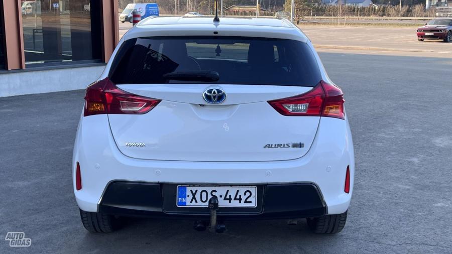 Balts Toyota Auris 2013 Kauņa, ar dzinēja tilpumu 1.80 L un nobraukumu 191 tūkst. km par 8450 €, foto 12 vietnē AUTOMOTO.COM.LV