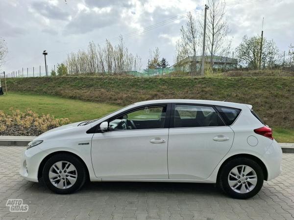 Balts Toyota Auris 2013 Viļņa, ar dzinēja tilpumu 1.80 L un nobraukumu 175 tūkst. km par 7950 €, foto 5 vietnē AUTOMOTO.COM.LV