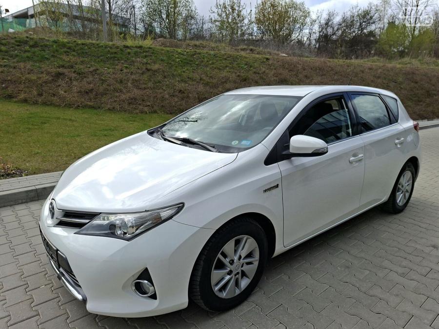 Balts Toyota Auris 2013 Viļņa, ar dzinēja tilpumu 1.80 L un nobraukumu 175 tūkst. km par 7950 €, foto 7 vietnē AUTOMOTO.COM.LV