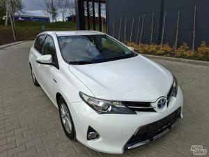 Balts Toyota Auris 2013 Viļņa, ar dzinēja tilpumu 1.80 L un nobraukumu 175 tūkst. km par 7950 €, foto 9 vietnē AUTOMOTO.COM.LV
