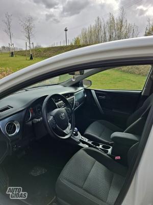 Balts Toyota Auris 2013 Viļņa, ar dzinēja tilpumu 1.80 L un nobraukumu 175 tūkst. km par 7950 €, foto 11 vietnē AUTOMOTO.COM.LV