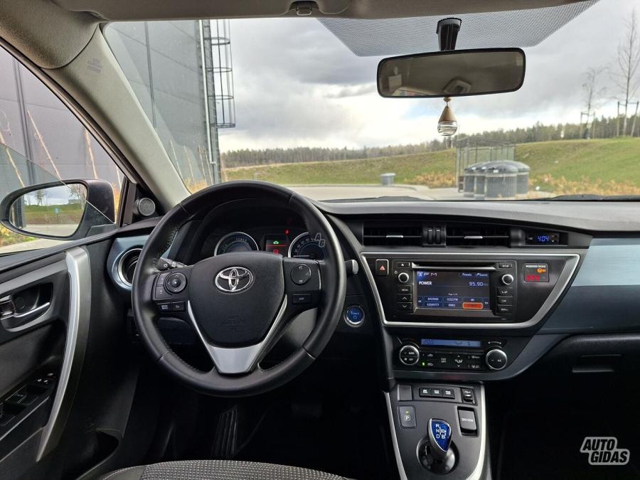 Balts Toyota Auris 2013 Viļņa, ar dzinēja tilpumu 1.80 L un nobraukumu 175 tūkst. km par 7950 €, foto 13 vietnē AUTOMOTO.COM.LV