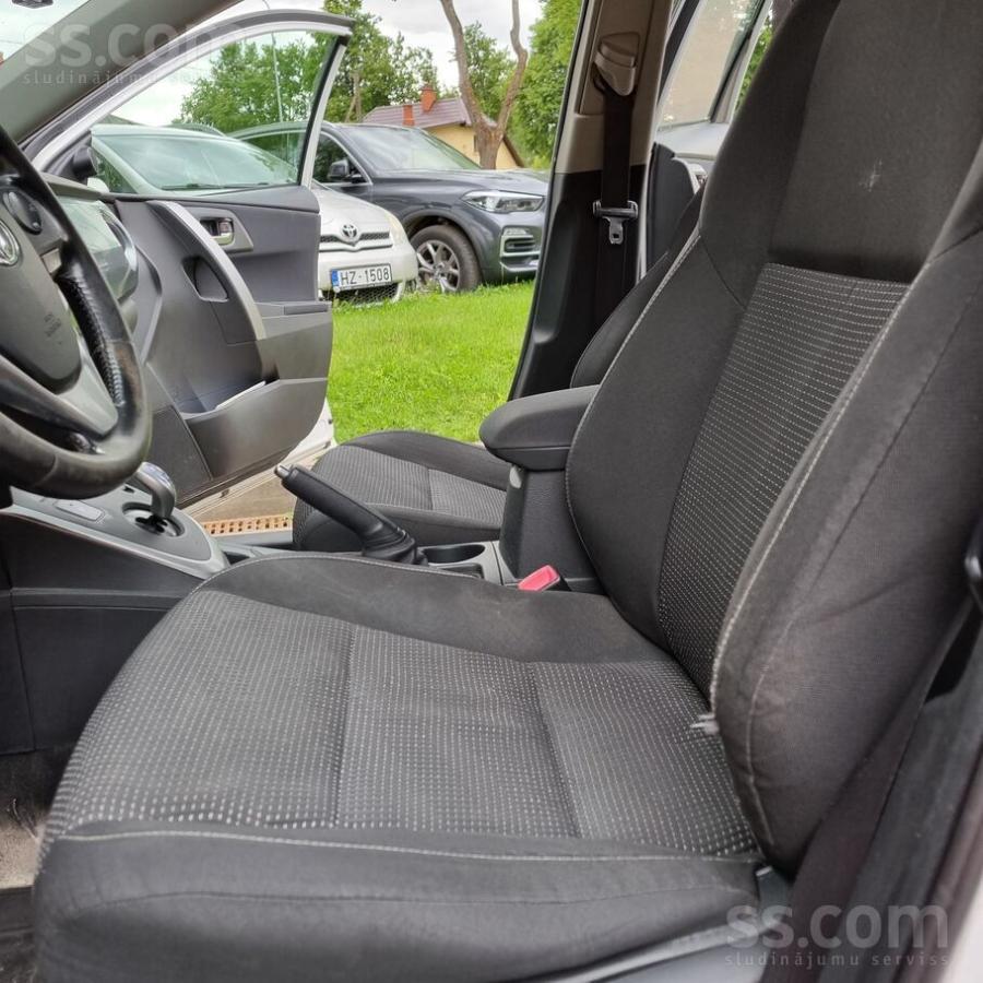 Balts Toyota Auris 2013 Daugavpils, ar dzinēja tilpumu 1.80 L un nobraukumu 299 tūkst. km par 7150 €, foto 8 vietnē AUTOMOTO.COM.LV