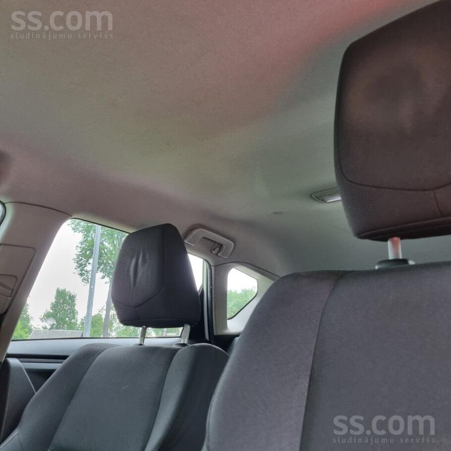 Balts Toyota Auris 2013 Daugavpils, ar dzinēja tilpumu 1.80 L un nobraukumu 299 tūkst. km par 7150 €, foto 11 vietnē AUTOMOTO.COM.LV