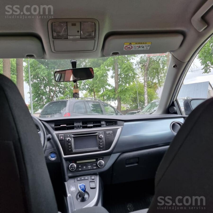 Balts Toyota Auris 2013 Daugavpils, ar dzinēja tilpumu 1.80 L un nobraukumu 299 tūkst. km par 7150 €, foto 12 vietnē AUTOMOTO.COM.LV