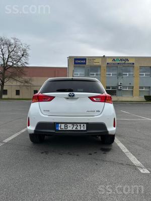 Balts Toyota Auris 2013 Rīga, ar dzinēja tilpumu 1.80 L un nobraukumu 149 tūkst. km par 8899 €, foto 4 vietnē AUTOMOTO.COM.LV