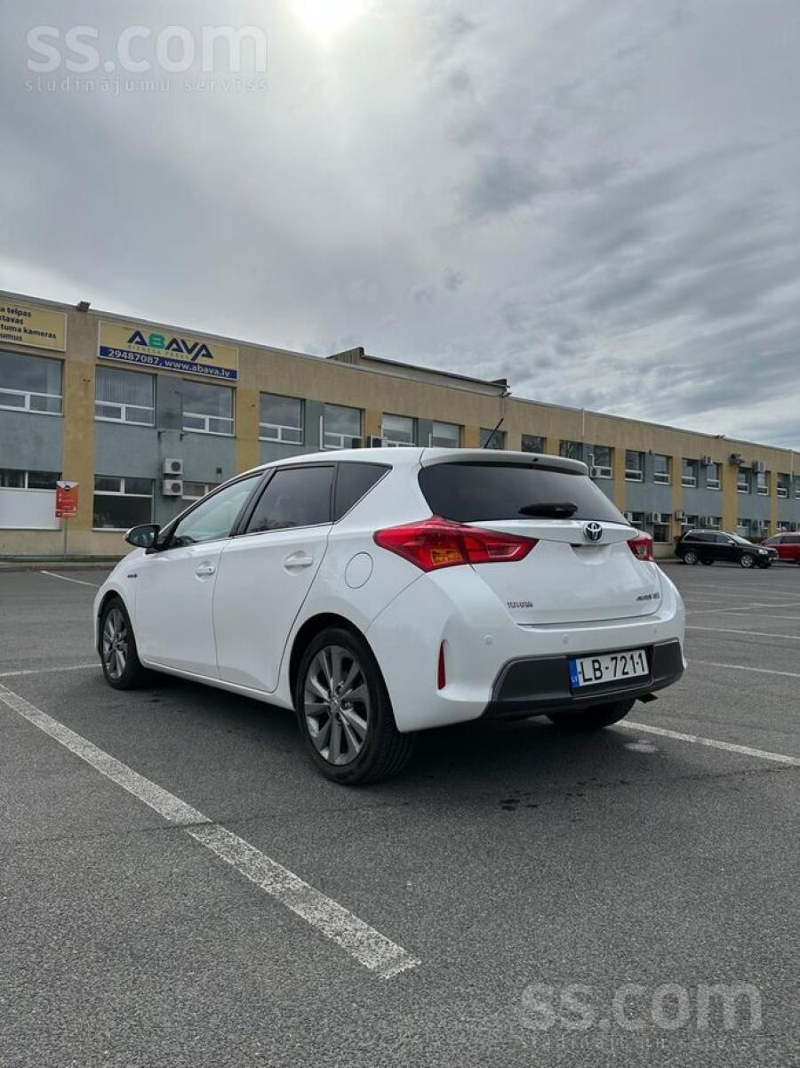 Balts Toyota Auris 2013 Rīga, ar dzinēja tilpumu 1.80 L un nobraukumu 149 tūkst. km par 8899 €, foto 6 vietnē AUTOMOTO.COM.LV