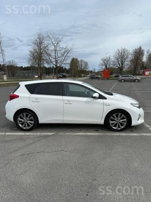 Balts Toyota Auris 2013 Rīga, ar dzinēja tilpumu 1.80 L un nobraukumu 149 tūkst. km par 8899 €, foto 8 vietnē AUTOMOTO.COM.LV