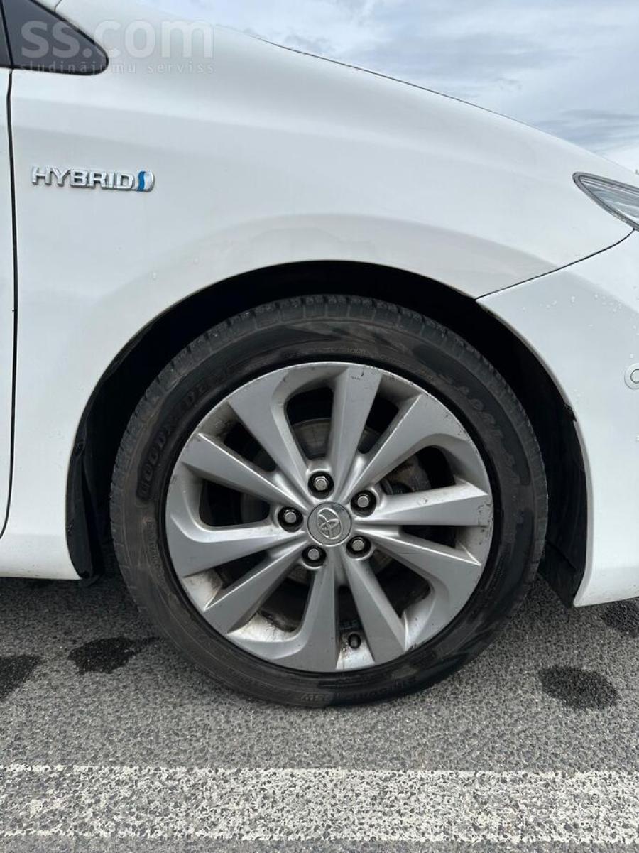 Balts Toyota Auris 2013 Rīga, ar dzinēja tilpumu 1.80 L un nobraukumu 149 tūkst. km par 8899 €, foto 13 vietnē AUTOMOTO.COM.LV